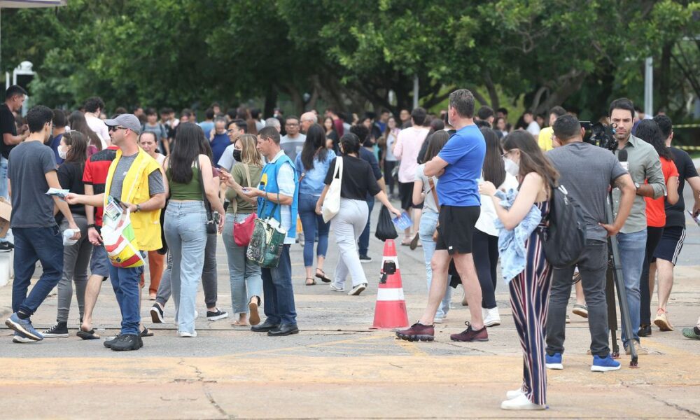 Provas do Enem são reaplicadas nesta terça e quarta a 3,2 mil estudantes